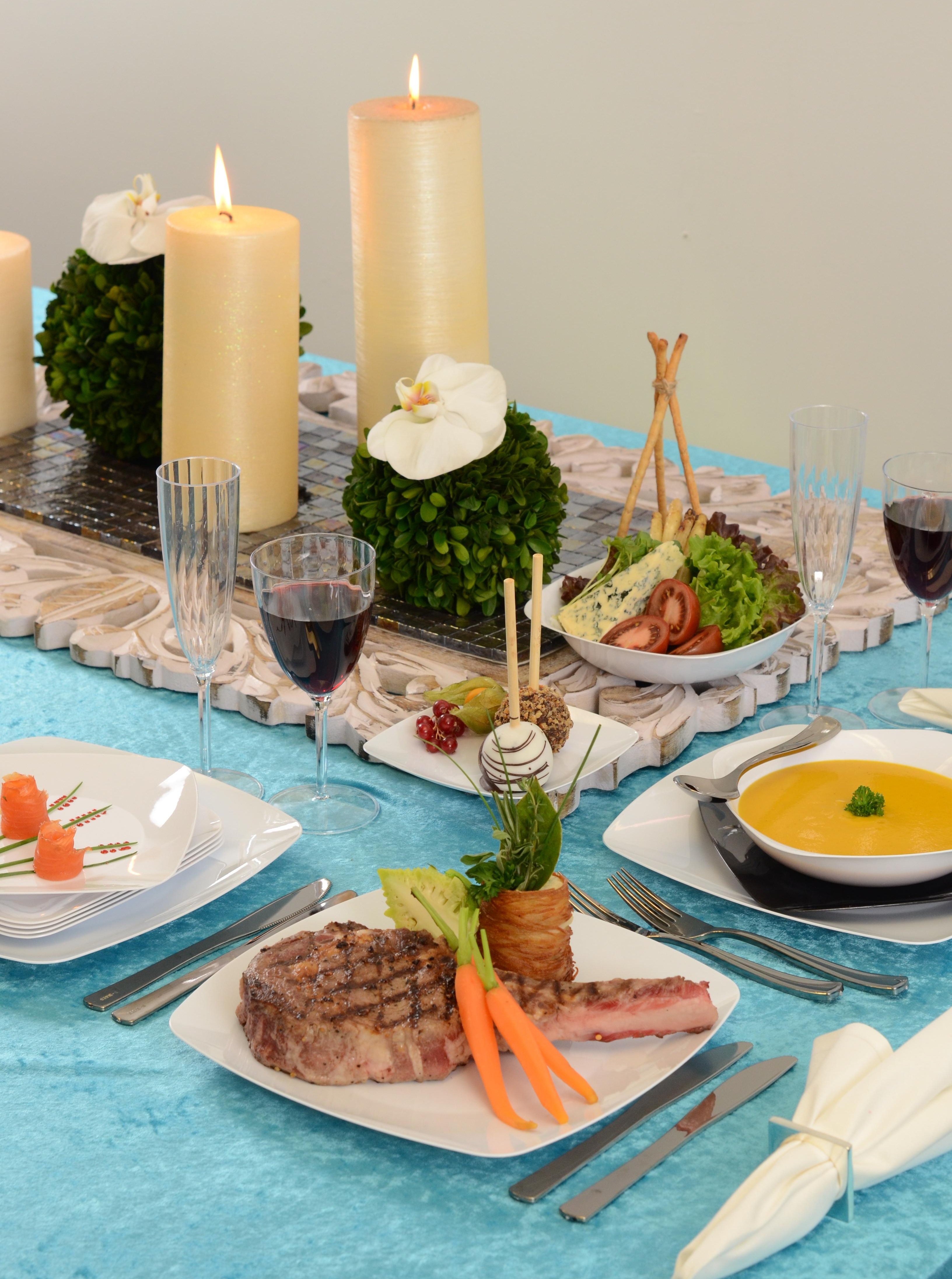 5 Ways To Set Your Holiday Table